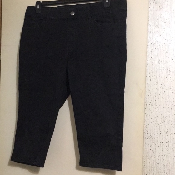Riders by Lee | Pants & Jumpsuits | Rider Capris Size 6 Medium | Poshmark